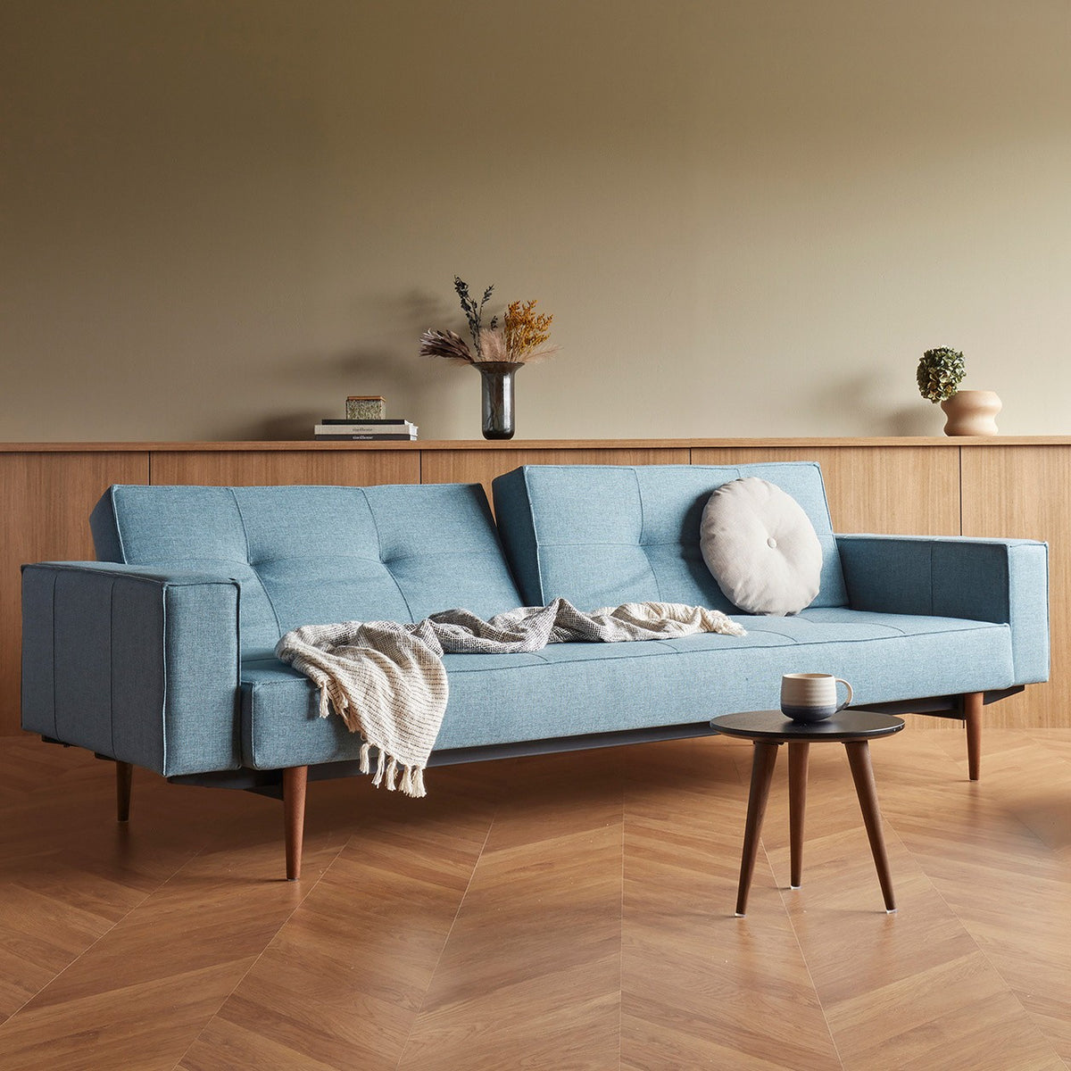 Splitback Styletto Sofa Bed / With Armrests Dark Wood Innovation | Sofás-Cama Paris:Sete