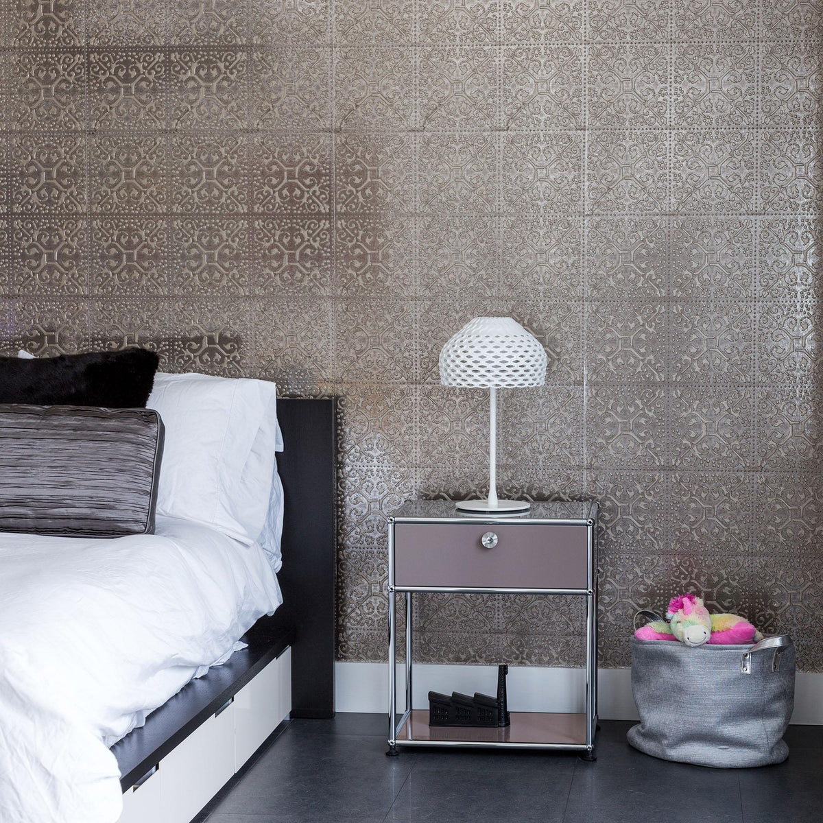 USM Table With Falling Board H 61cm USM | Mesas de Centro e de Apoio ...